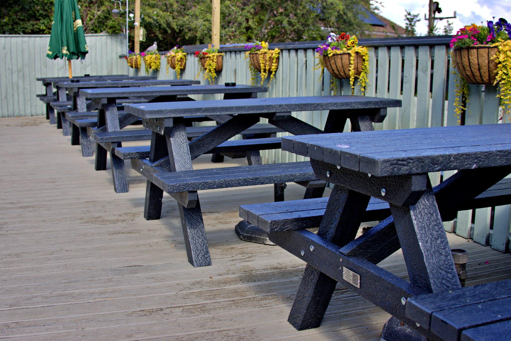 Sustainable Picnic Benches – DCW Polymers LTD